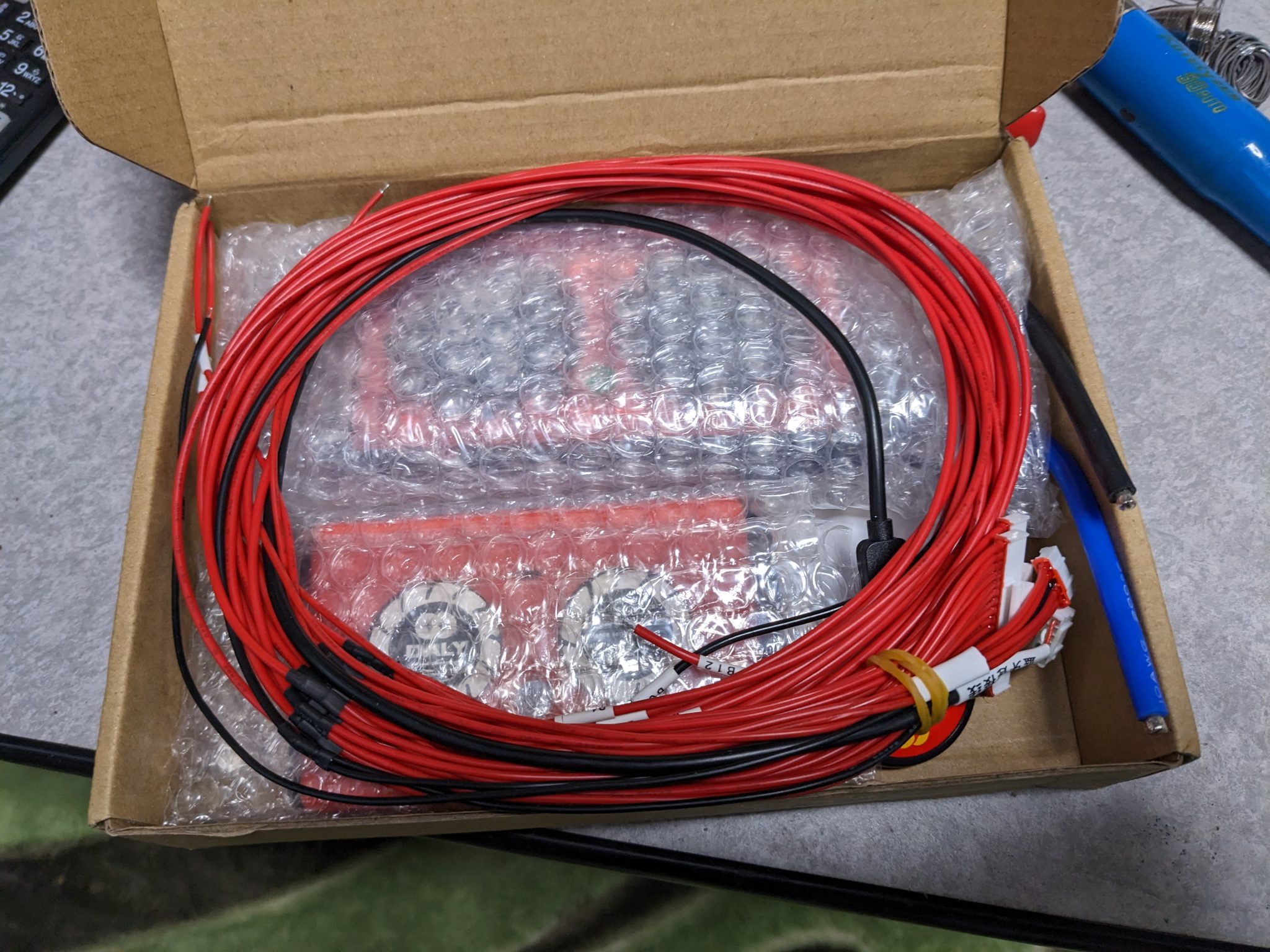 SHARPの蓄電池(JH-AB04)を入手できたので増やしてみる。 – satoweb-blog