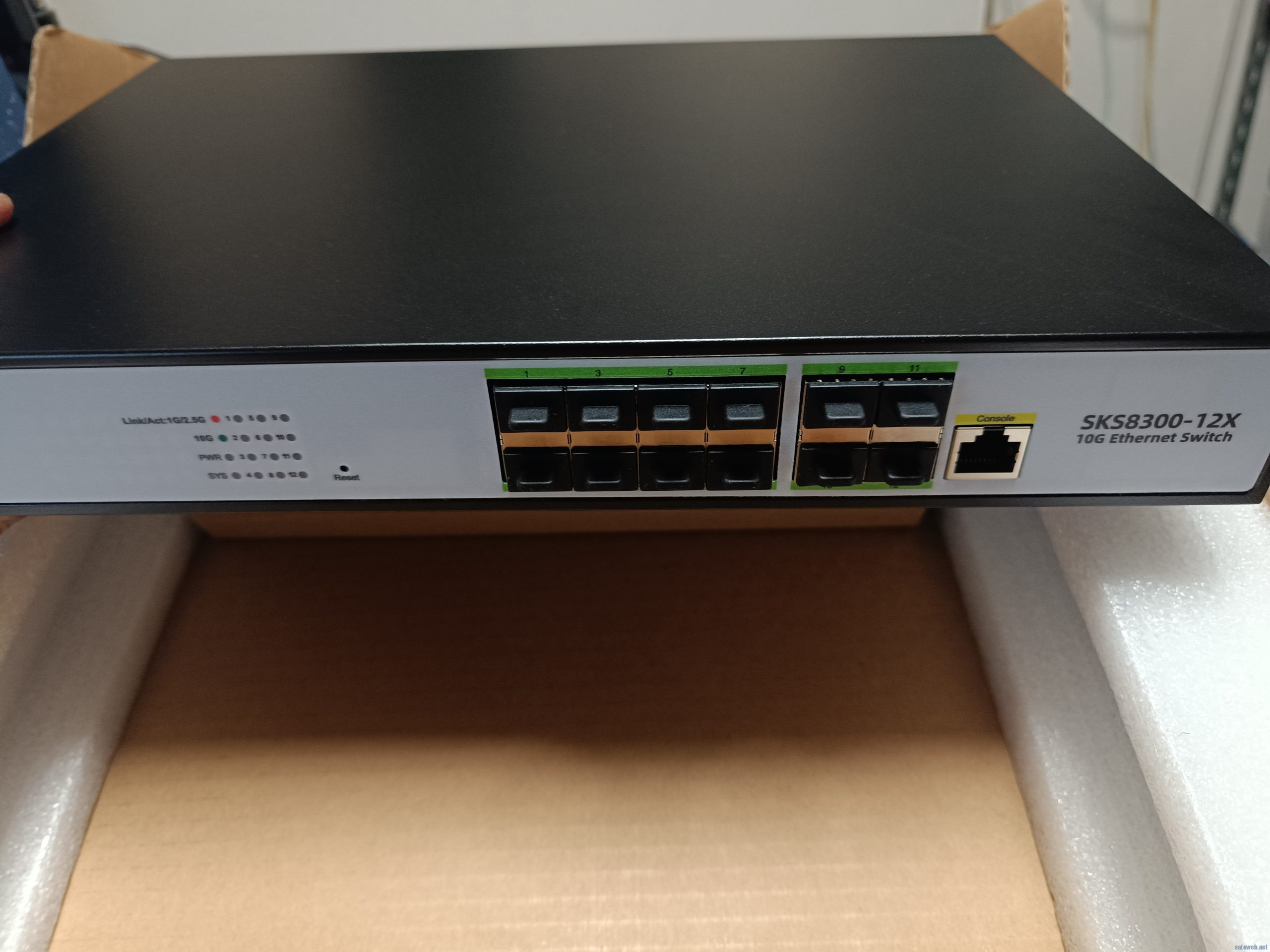 マネージド12ポート10Gbハブ「Xikestand SKS8300-12X」を試す。 – satoweb-blog